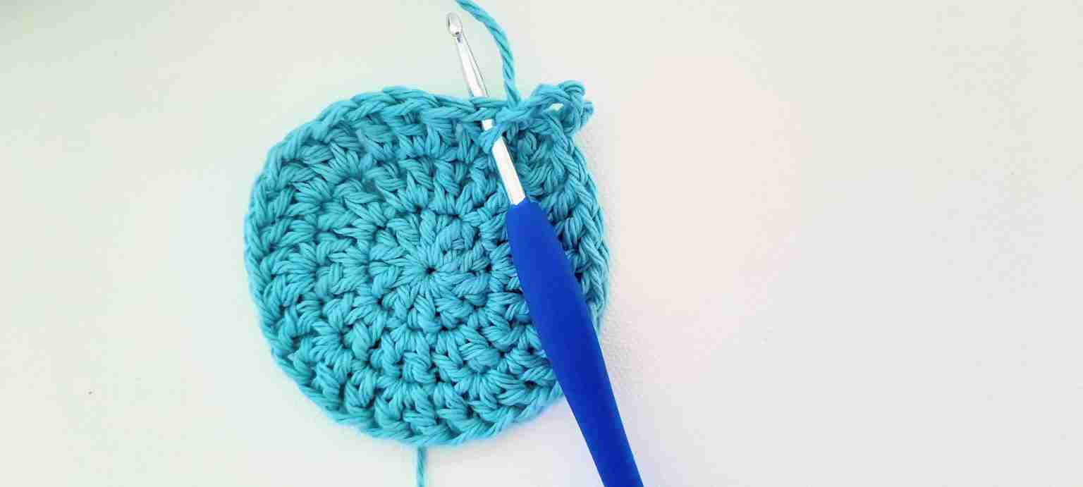 Easy 10-Minute Coaster Crochet Pattern (FREE) – Bonus PDF Gift Tag ...