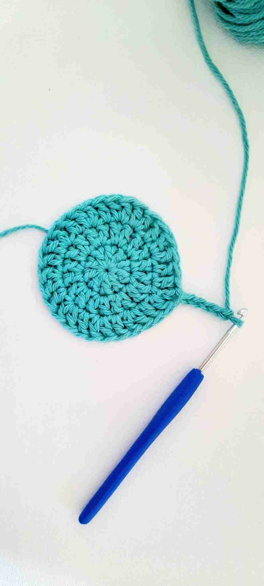 Easy 10-Minute Coaster Crochet Pattern (FREE) – Bonus PDF Gift Tag ...