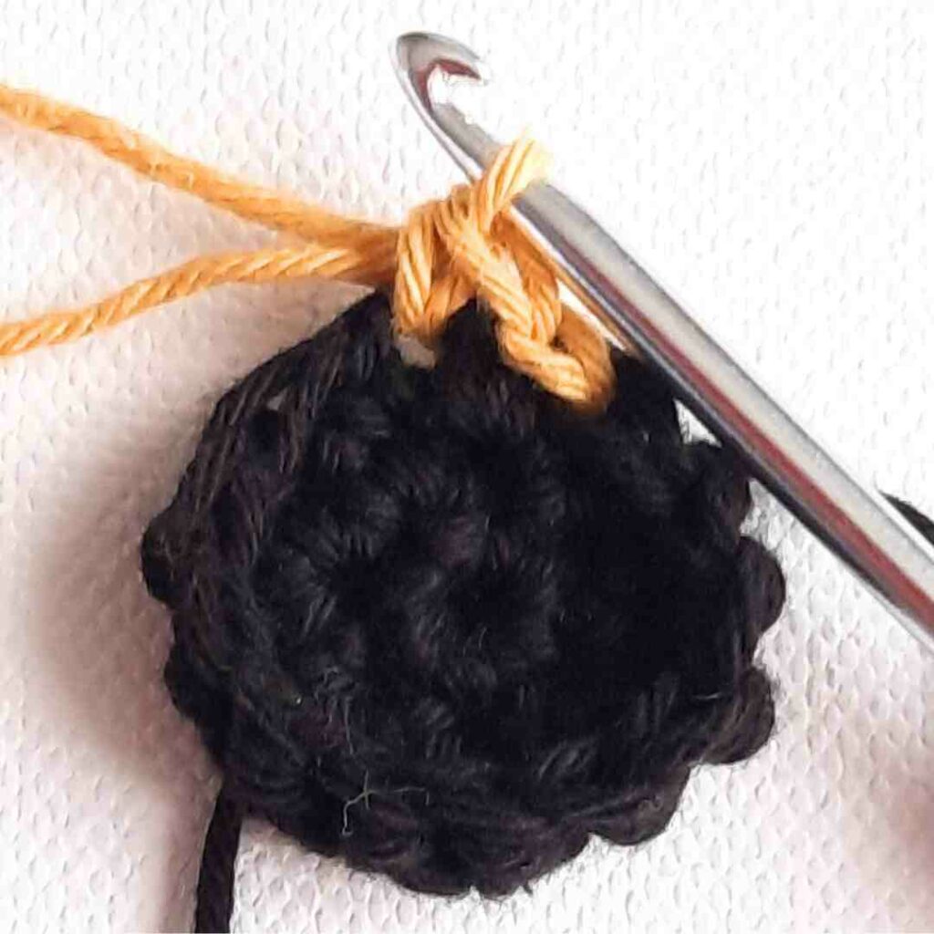 Smooth Color Change in Continuous Single Crochet Rounds [Ditch the Jag ...