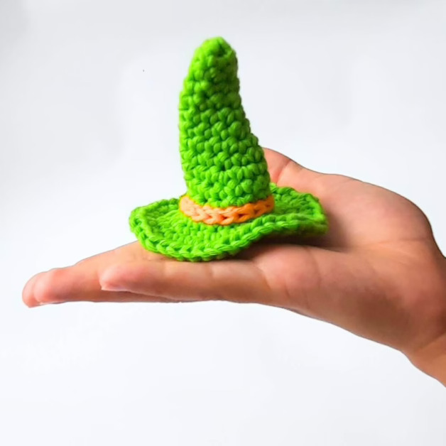 How to Crochet the Cutest Mini Witch Hat Ever [FREE Pattern Inside ...
