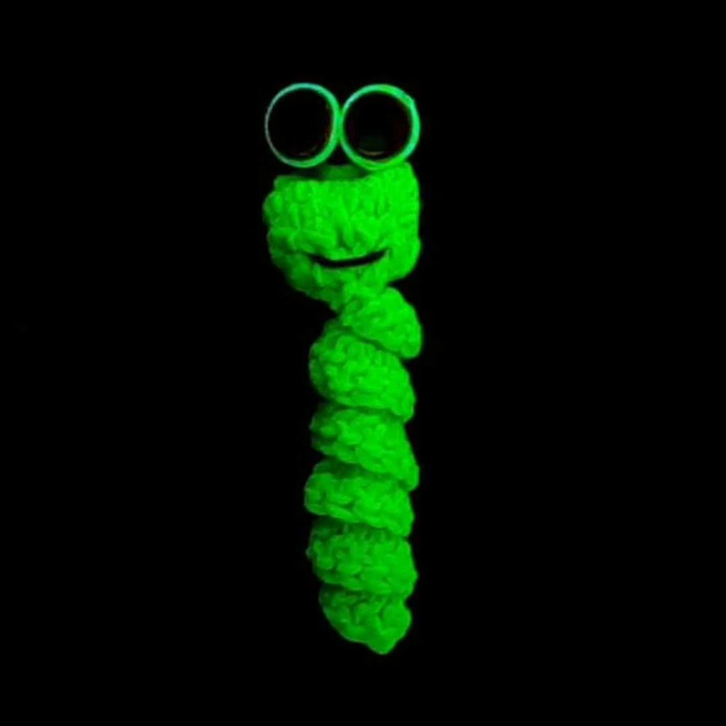 Finger Puppet Googly Eyes Worry Worm Crochet Pattern: Meet Wiggly ...