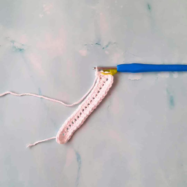 Want a Crochet Bath Mitt That Fits Like a Glove? Try This Beginner ...