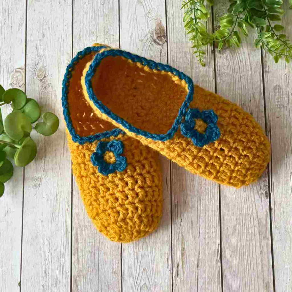 Soft, Snug & Simple: Easy Crochet Slipper Sock Pattern for Beginners