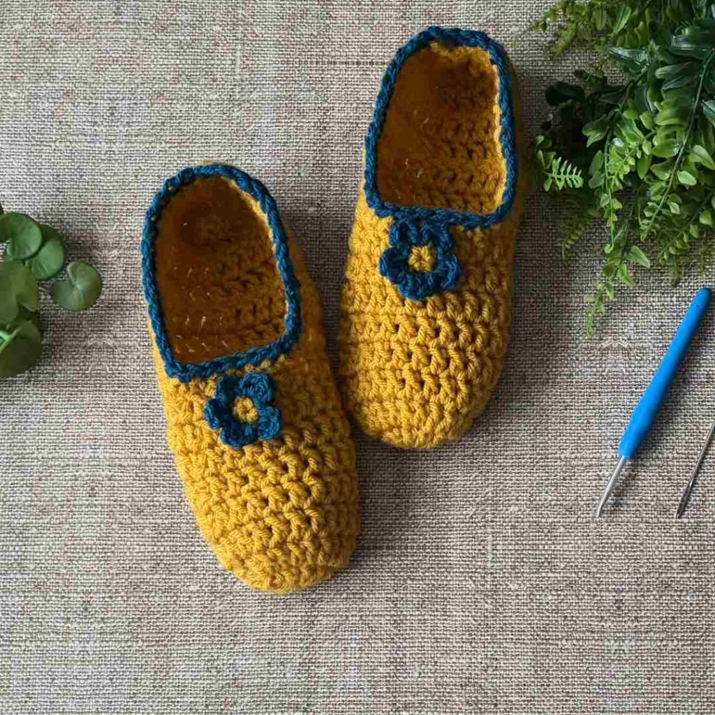 Easy Flower Slippers Crochet Pattern for Beginners (PDF)