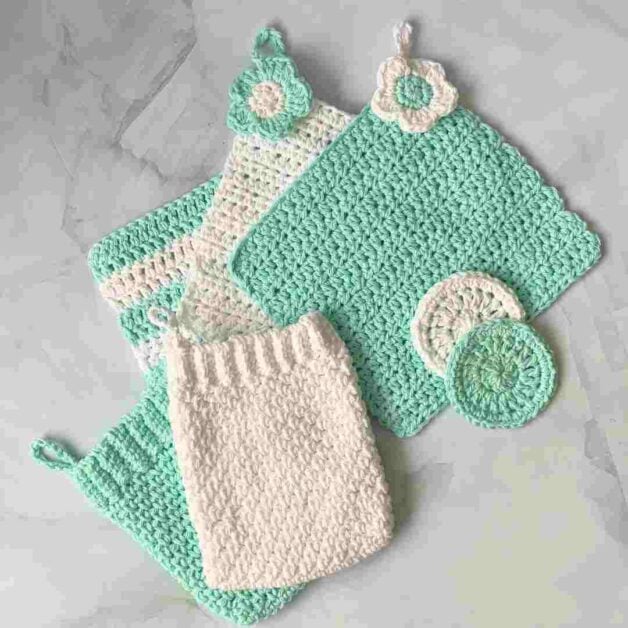 3-Piece Crochet Bath Set Patterns: Washcloth, Bath Mitt & Face Scrubbie ...