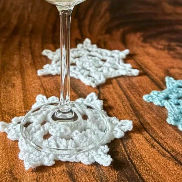 10+ FREE Snowflake Crochet Patterns for Every Skill Level: Let It Snow!