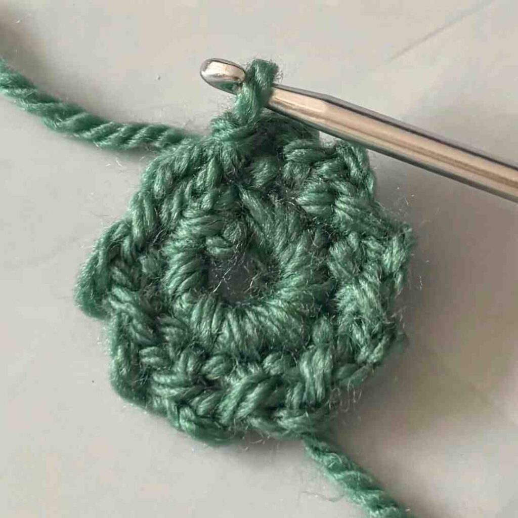 Crochet a Tiny Wreath Ornament: Quick & Festive Project for Christmas