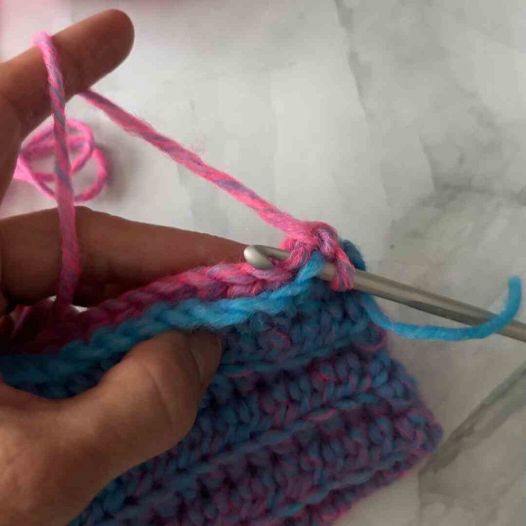 The Easiest Fingerless Gloves You’ll Ever Crochet (No Sewing, No Stress)